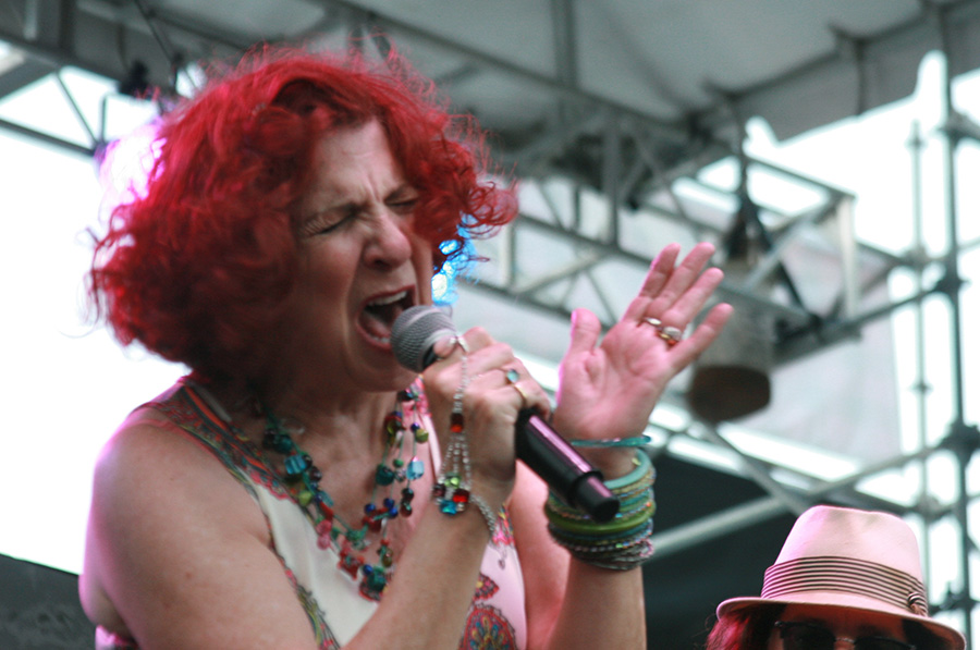 Duffy Bishop at the Safeway Waterfront Blues Festival on 7/4/17 - Photos