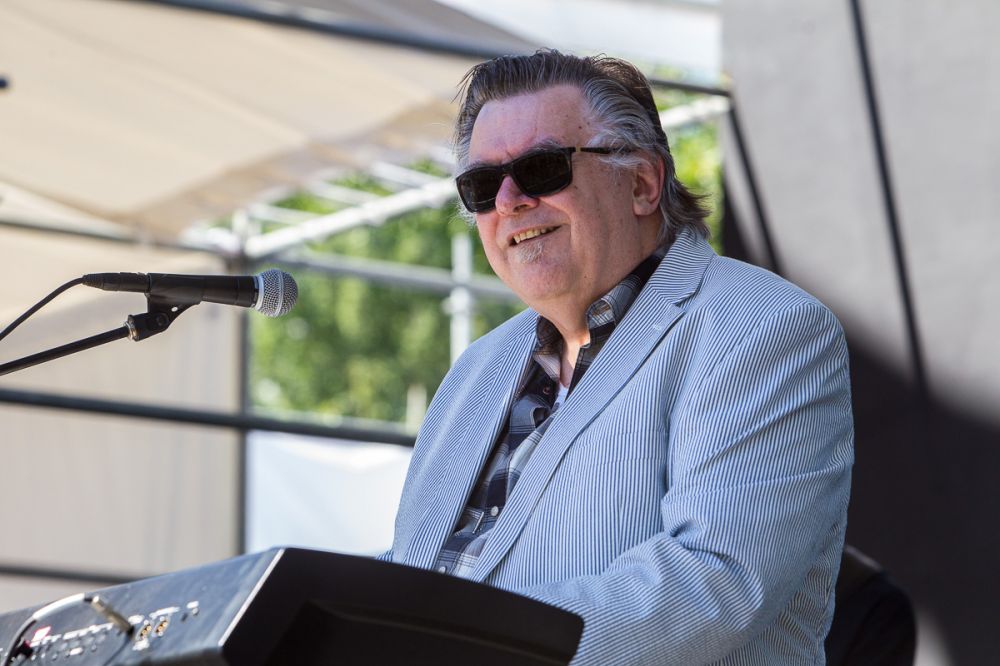 David Vest at the Waterfront Blues Festival, July 7, 2018 - Photos