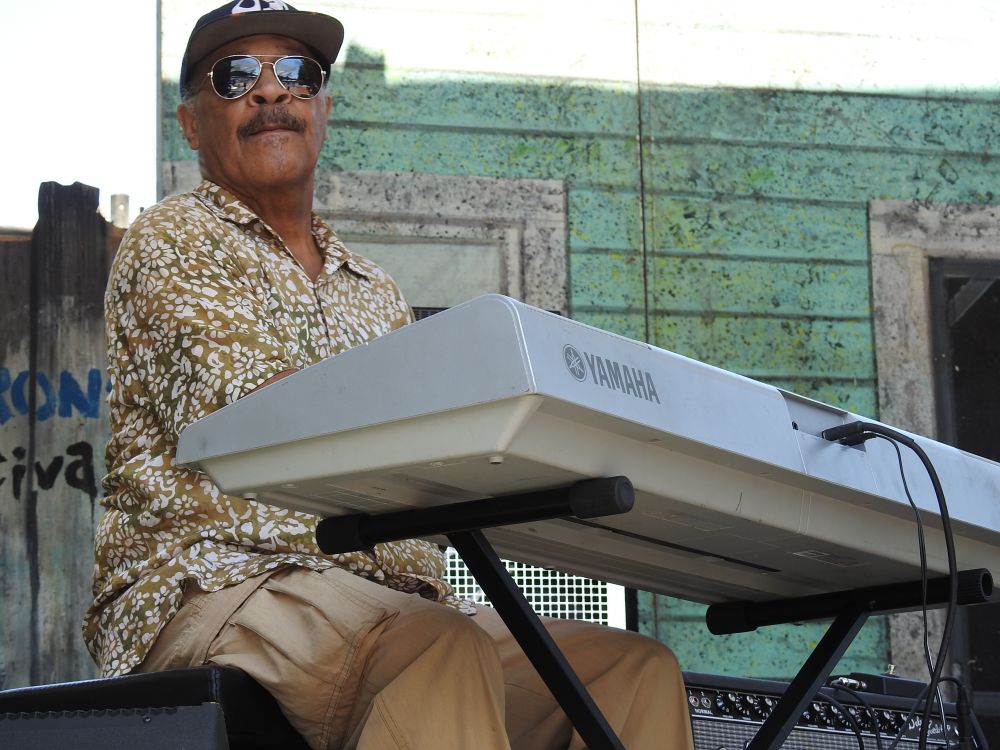 Lloyd Allen at the Safeway Waterfront Blues Festival on 6/30/2017 - Photos