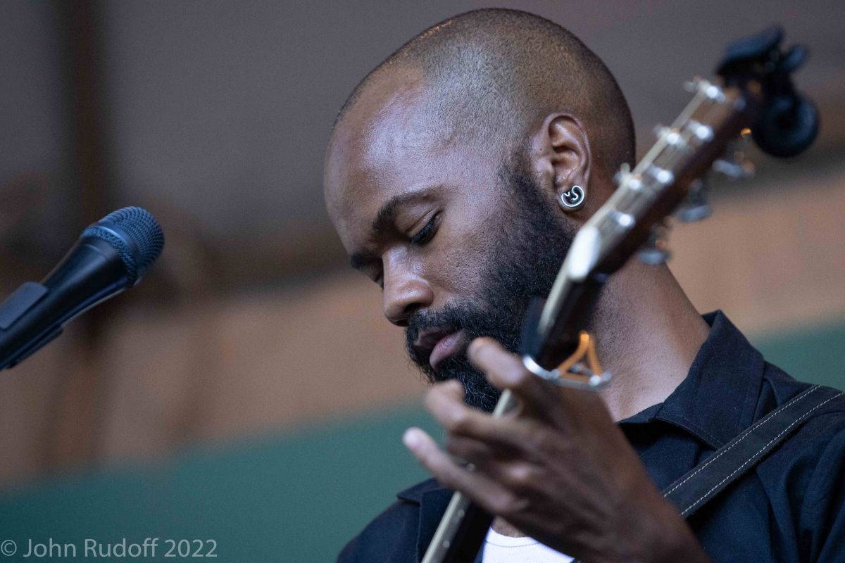 Buffalo Nichols at Waterfront Blues Festival, 7-4-2022 / Photos