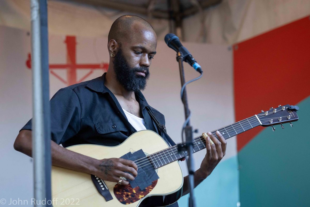 Buffalo Nichols at Waterfront Blues Festival, 7-4-2022 / Photos