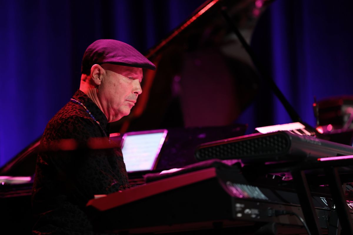 Diane Reeves with special guest Lo Steele at Revolution Hall - PDX Jazz ...