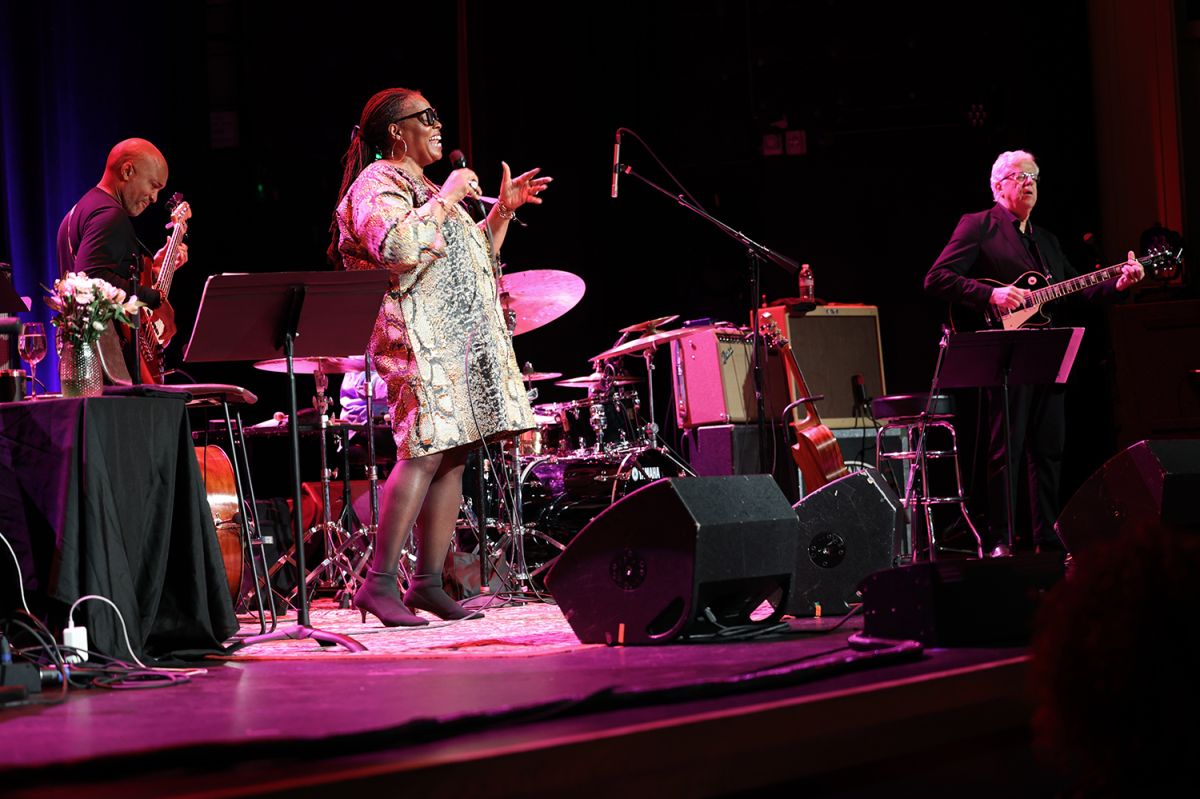 Diane Reeves with special guest Lo Steele at Revolution Hall - PDX Jazz ...