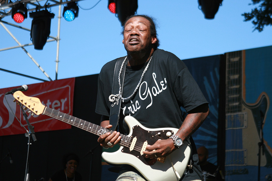 Eric Gales at the Safeway Waterfront Blues Festival on 07/01/2017 - Photos