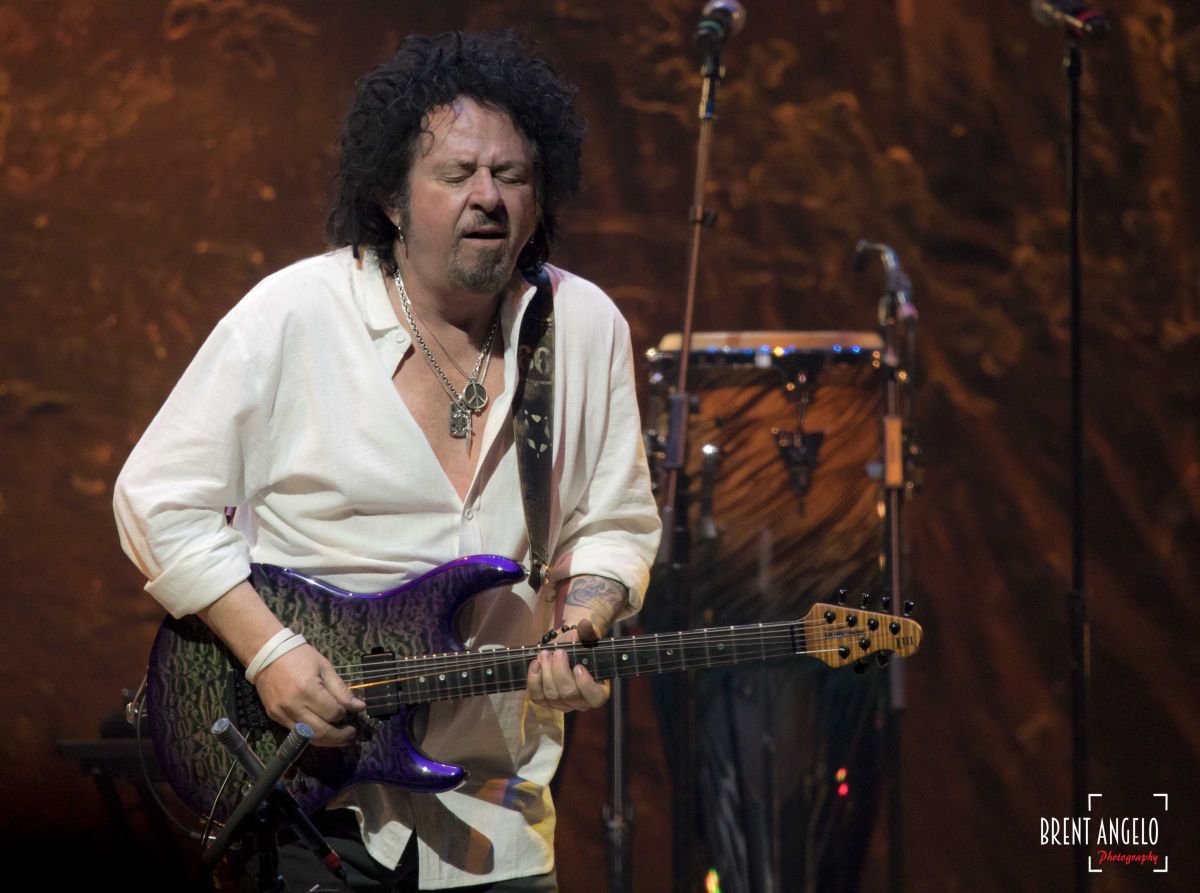 Journey with Toto at the Moda Center on 03/27/22 Photos