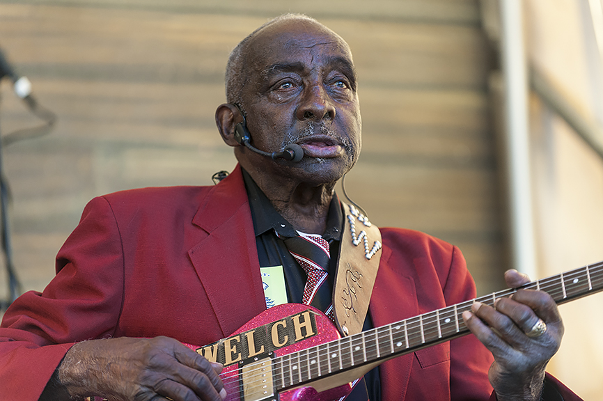 Leo Bud Welch at the Safeway Waterfront Blues Festival on 07/03/2016 ...
