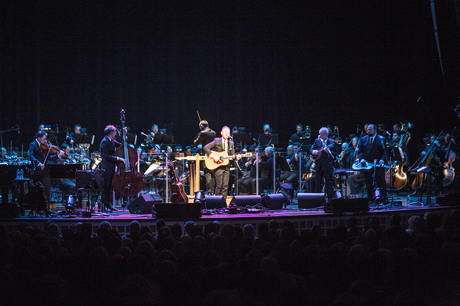 Lyle Lovett with the Oregon Symphony at Arlene Schnitzer Concert Hall ...