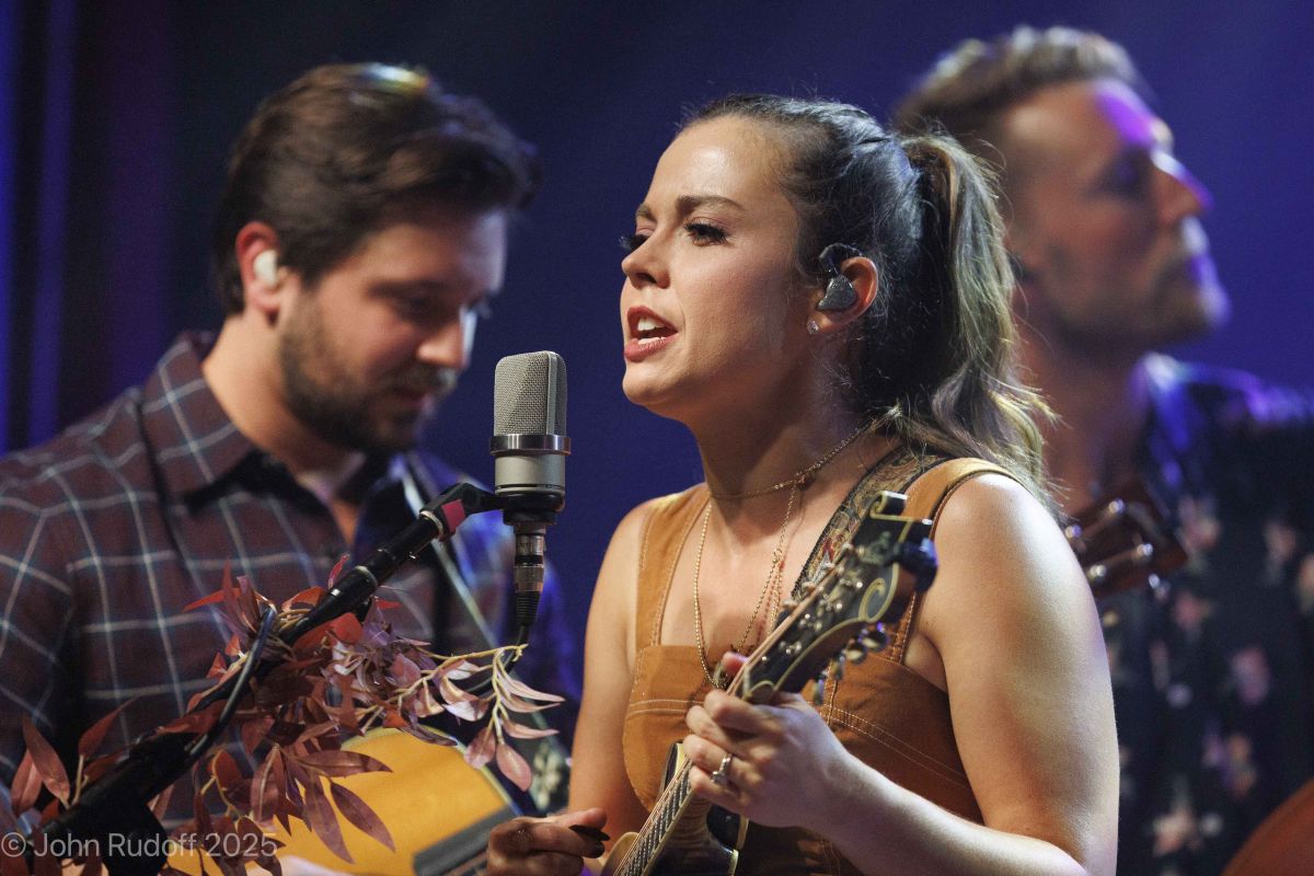 Sierra Hull at Aladdin Theater, Sept. 8, 2025 / Photos