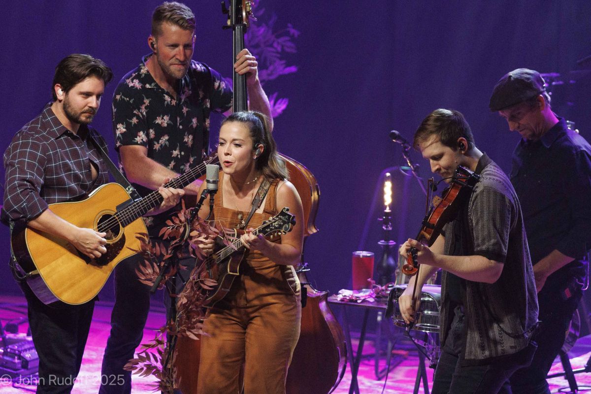 Sierra Hull at Aladdin Theater, Sept. 8, 2025 / Photos