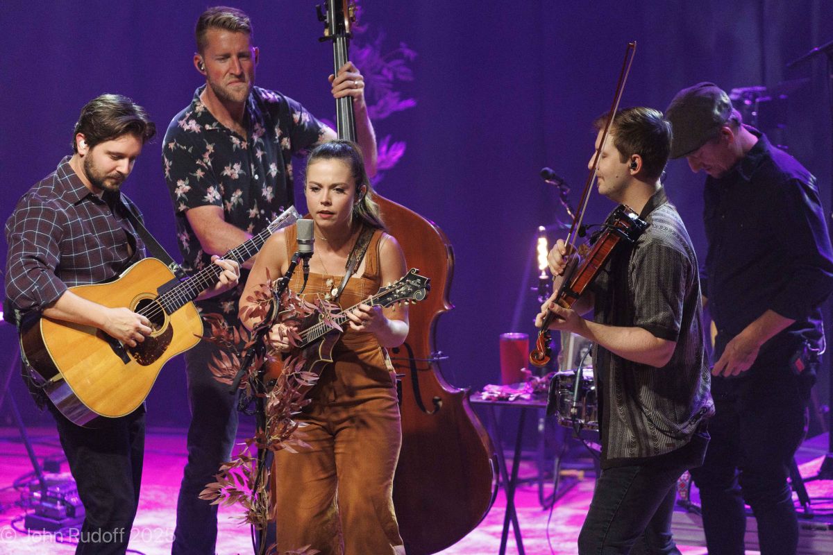 Sierra Hull at Aladdin Theater, Sept. 8, 2025 / Photos