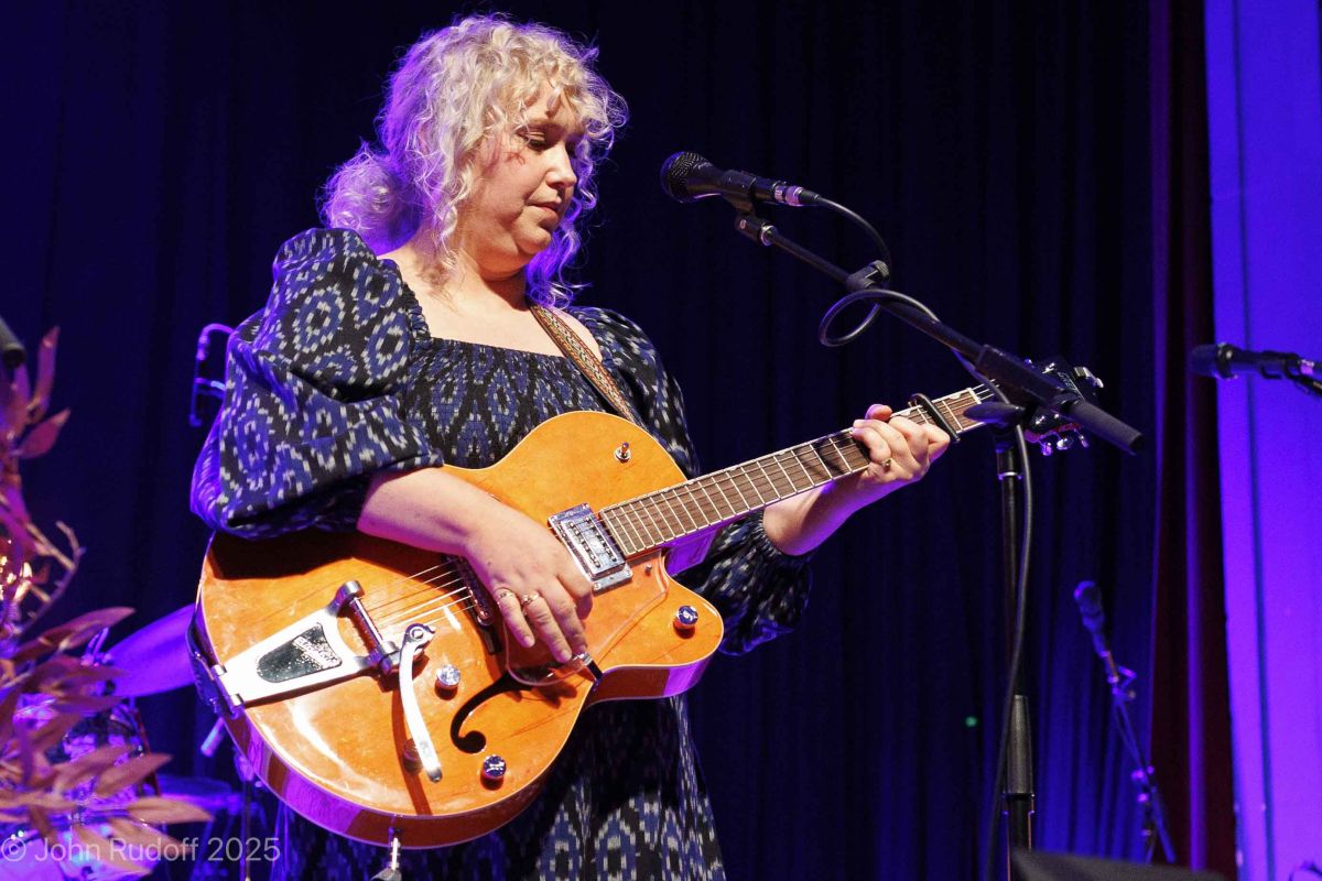 Sierra Hull at Aladdin Theater, Sept. 8, 2025 / Photos