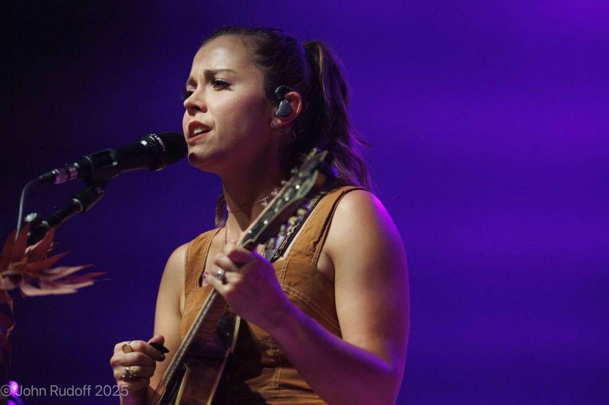 Sierra Hull at Aladdin Theater, Sept. 8, 2025 / Photos