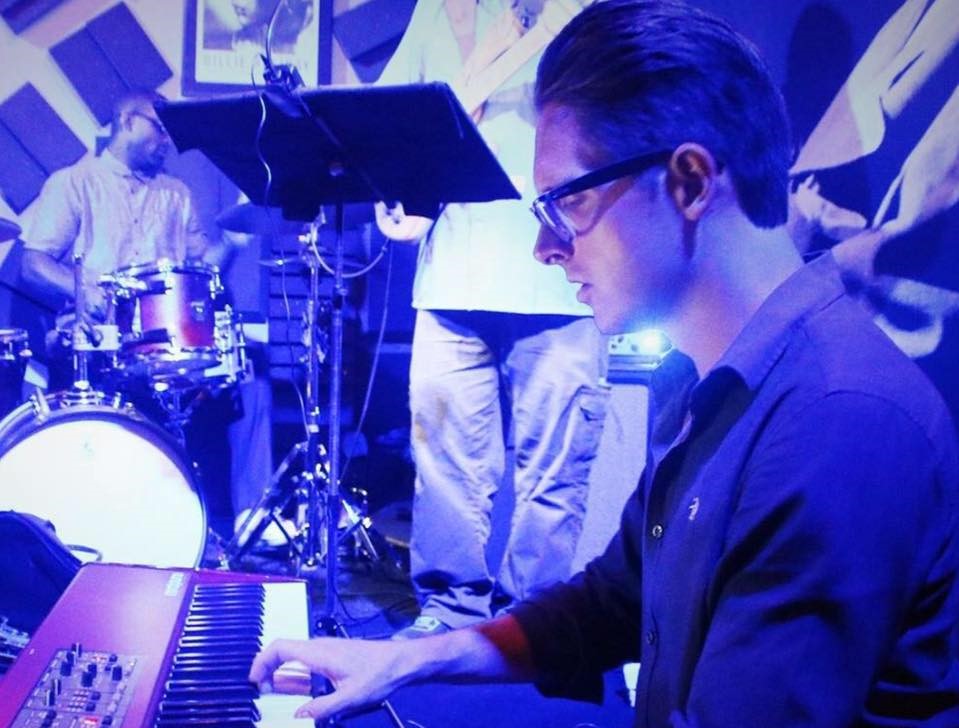 Greg Goebel: Versatility at the keyboard / Coffeeshop Conversations ...