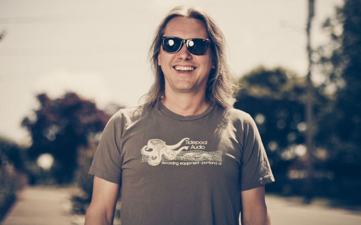 Jon Neufeld: Master guitarist and master of mastering / Coffeeshop ...